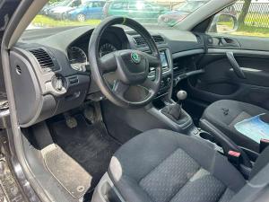 Melns Skoda Octavia 2011 Jurbarkas, ar dzinēja tilpumu 1.60 L un nobraukumu 268 tūkst. km par 3499 €, foto 10 vietnē AUTOMOTO.COM.LV
