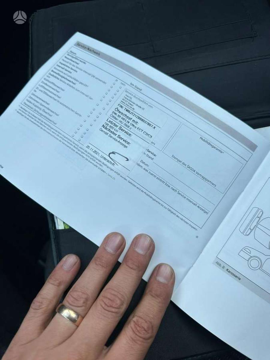 Black Skoda Octavia 2011 in Jurbarkas, with an engine capacity of 1.60 L and mileage of 268 thousand km for 3599 €, photo 14 on AUTOMOTO.COM.LV