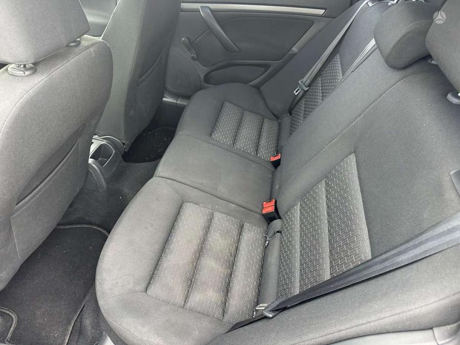 Black Skoda Octavia 2011 in Jurbarkas, with an engine capacity of 1.60 L and mileage of 268 thousand km for 3599 €, photo 20 on AUTOMOTO.COM.LV