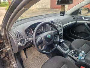 Melns Skoda Octavia 2011 Kauņa, ar dzinēja tilpumu 2.00 L un nobraukumu 500 tūkst. km par 2450 €, foto 11 vietnē AUTOMOTO.COM.LV