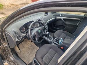 Melns Skoda Octavia 2011 Kauņa, ar dzinēja tilpumu 2.00 L un nobraukumu 500 tūkst. km par 2450 €, foto 12 vietnē AUTOMOTO.COM.LV