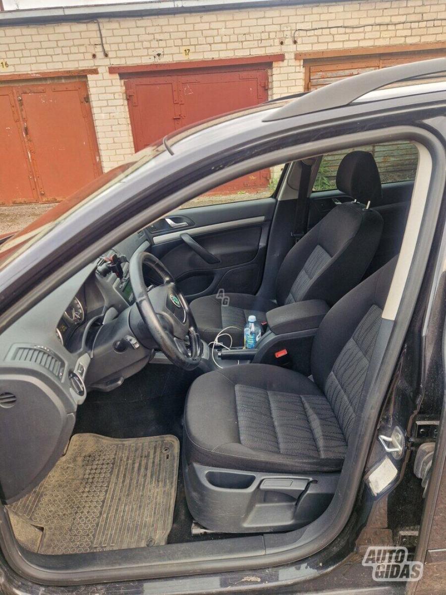 Melns Skoda Octavia 2011 Kauņa, ar dzinēja tilpumu 2.00 L un nobraukumu 500 tūkst. km par 2450 €, foto 13 vietnē AUTOMOTO.COM.LV