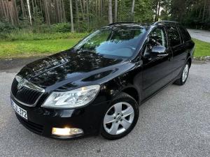 Черный Шкода Октавия 2011 в Юрмала, объемом двигателя 1.60 л и пробегом 324 тыс. км за 4990 €, фото  на AUTOMOTO.COM.LV