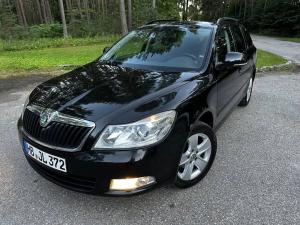 Черный Шкода Октавия 2011 в Юрмала, объемом двигателя 1.60 л и пробегом 324 тыс. км за 4990 €, фото 3 на AUTOMOTO.COM.LV