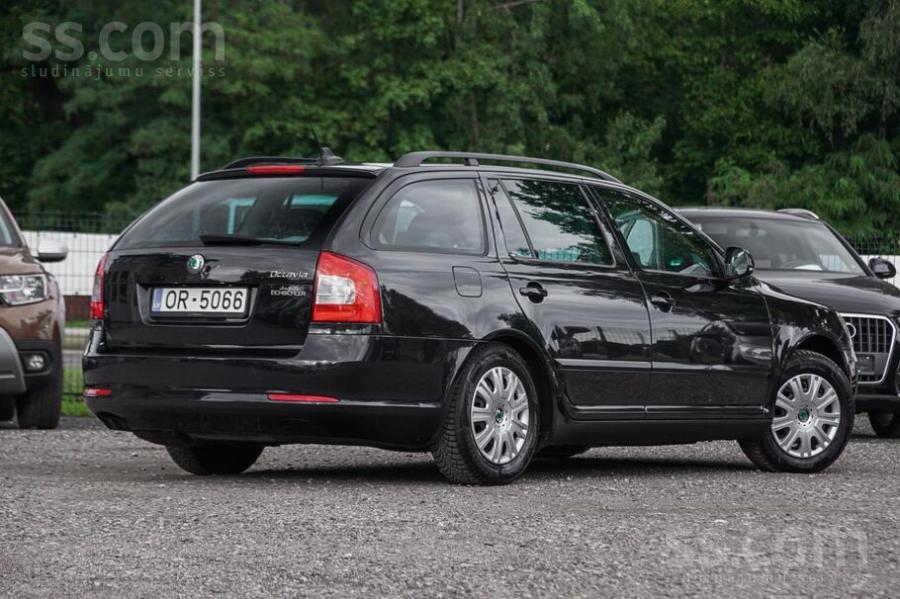 Melns Skoda Octavia 2011 Rīga, ar dzinēja tilpumu 1.80 L un nobraukumu 193 tūkst. km par 5990 €, foto 5 vietnē AUTOMOTO.COM.LV