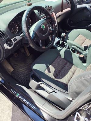 Melns Skoda Octavia 2011 Alīta, ar dzinēja tilpumu 2.00 L un nobraukumu 297 tūkst. km par 4600 €, foto 8 vietnē AUTOMOTO.COM.LV