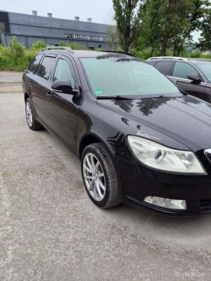 Melns Skoda Octavia 2011 Alīta, ar dzinēja tilpumu 2.00 L un nobraukumu 297 tūkst. km par 4600 €, foto 14 vietnē AUTOMOTO.COM.LV