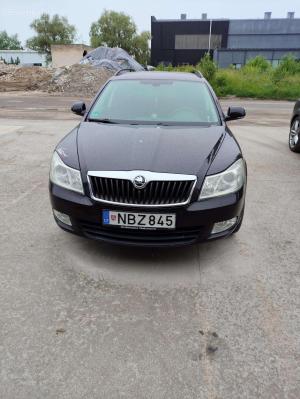 Melns Skoda Octavia 2011 Alīta, ar dzinēja tilpumu 2.00 L un nobraukumu 297 tūkst. km par 4600 €, foto 15 vietnē AUTOMOTO.COM.LV