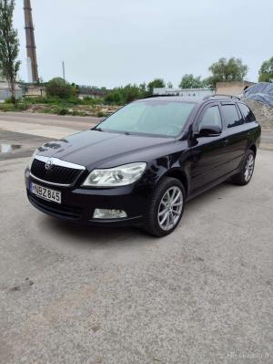 Melns Skoda Octavia 2011 Alīta, ar dzinēja tilpumu 2.00 L un nobraukumu 297 tūkst. km par 4600 €, foto 16 vietnē AUTOMOTO.COM.LV