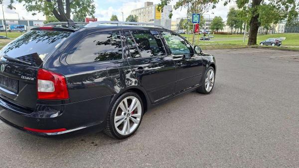 Melns Skoda Octavia 2011 Kauņa, ar dzinēja tilpumu 1.97 L un nobraukumu 248 tūkst. km par 5500 €, foto 7 vietnē AUTOMOTO.COM.LV