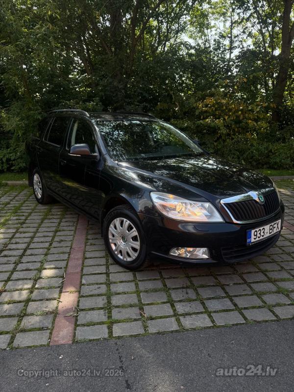 Black Skoda Octavia 2011 in Tallinn, with an engine capacity of 2.00 L and mileage of 360 thousand km for 1598 €, photo 2 on AUTOMOTO.COM.LV
