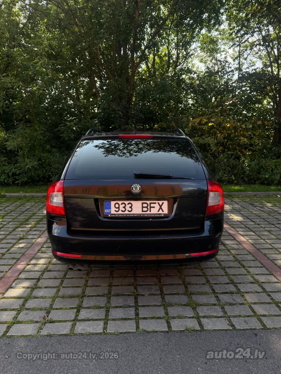 Black Skoda Octavia 2011 in Tallinn, with an engine capacity of 2.00 L and mileage of 360 thousand km for 1598 €, photo 5 on AUTOMOTO.COM.LV