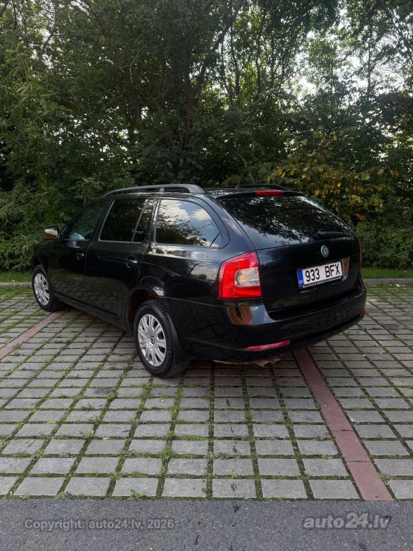 Black Skoda Octavia 2011 in Tallinn, with an engine capacity of 2.00 L and mileage of 360 thousand km for 1598 €, photo 5 on AUTOMOTO.COM.LV