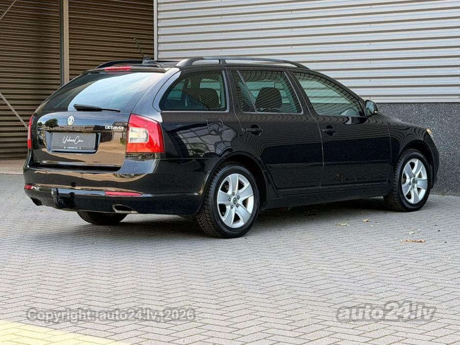 Black Skoda Octavia 2011 in Liepaja, with an engine capacity of 1.20 L and mileage of 305 thousand km for 3299 €, photo 4 on AUTOMOTO.COM.LV