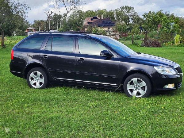 Black Skoda Octavia 2011 in Vilkaviskis, with an engine capacity of 1.20 L and mileage of 230 thousand km for 3050 €, photo 4 on AUTOMOTO.COM.LV