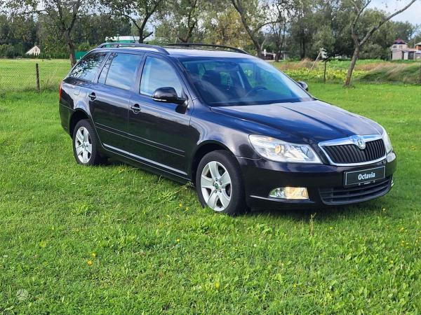 Black Skoda Octavia 2011 in Vilkaviskis, with an engine capacity of 1.20 L and mileage of 230 thousand km for 3050 €, photo 7 on AUTOMOTO.COM.LV