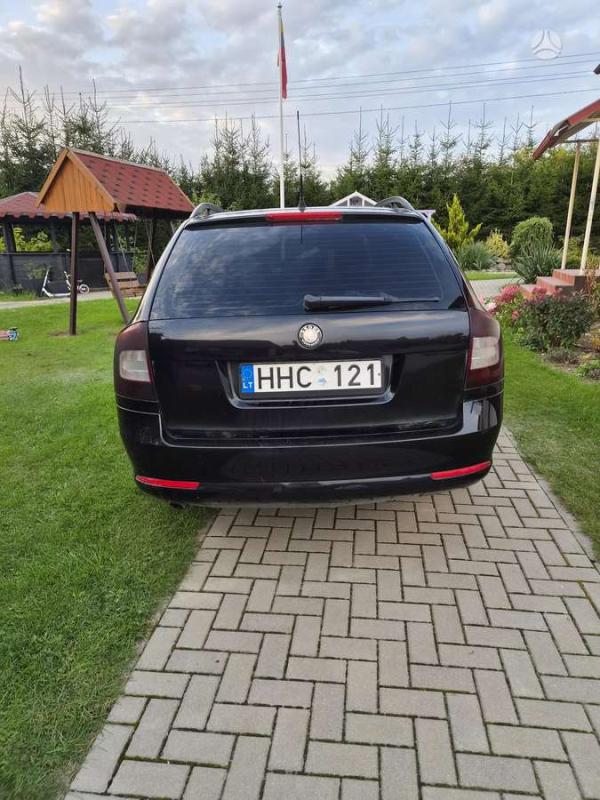 Melns Skoda Octavia 2011 Šalčininkai, ar dzinēja tilpumu 1.60 L un nobraukumu 392 tūkst. km par 2500 €, foto 5 vietnē AUTOMOTO.COM.LV