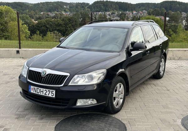 Skoda Octavia 2011 Anykščiai vietnē Melns Skoda Octavia 2011 Anykščiai, ar dzinēja tilpumu 1.60 L un nobraukumu 301 tūkst. km par 2900 €, foto 1 vietnē AUTOMOTO.COM.LV