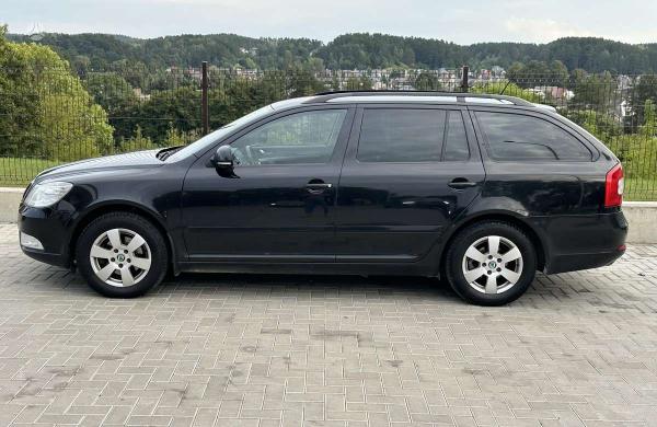 Skoda Octavia 2011 Anykščiai vietnē Melns Skoda Octavia 2011 Anykščiai, ar dzinēja tilpumu 1.60 L un nobraukumu 301 tūkst. km par 2900 €, foto 5 vietnē AUTOMOTO.COM.LV