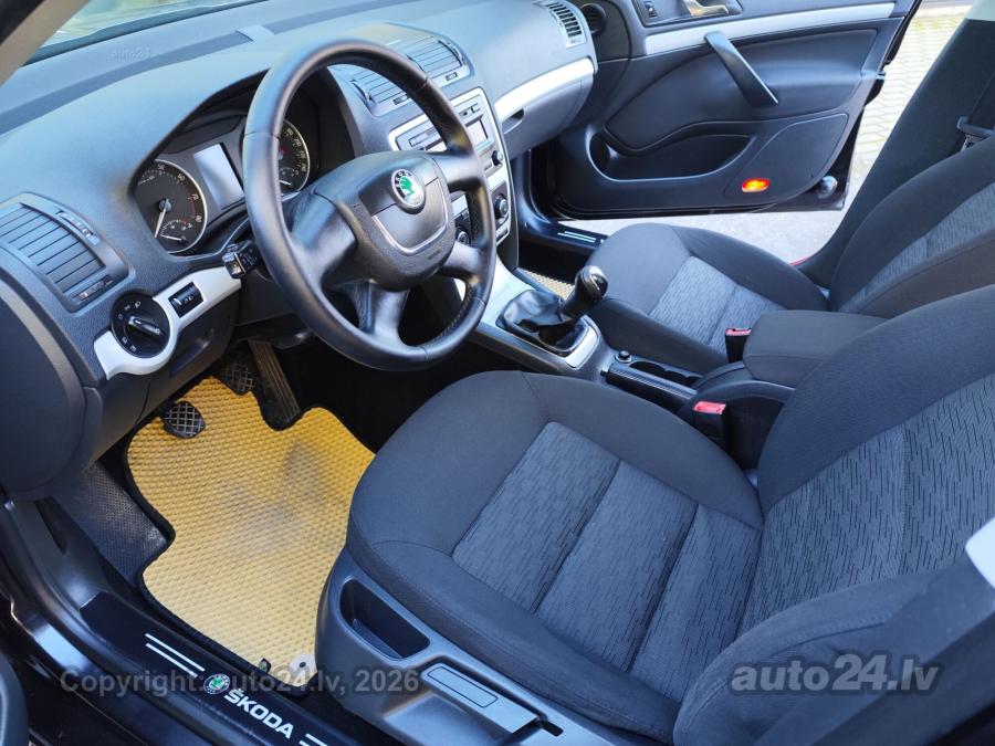 Melns Skoda Octavia 2011 Tartu, ar dzinēja tilpumu 1.60 L un nobraukumu 230 tūkst. km par 3300 €, foto 10 vietnē AUTOMOTO.COM.LV