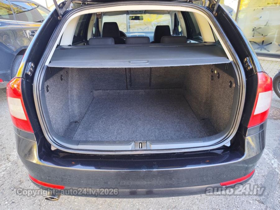 Melns Skoda Octavia 2011 Tartu, ar dzinēja tilpumu 1.60 L un nobraukumu 230 tūkst. km par 3300 €, foto 14 vietnē AUTOMOTO.COM.LV