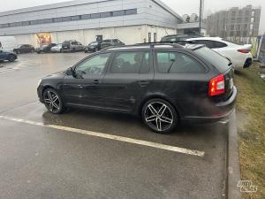 Melns Skoda Octavia 2012 Viļņa, ar dzinēja tilpumu 2.00 L un nobraukumu 290 tūkst. km par 3800 €, foto 5 vietnē AUTOMOTO.COM.LV