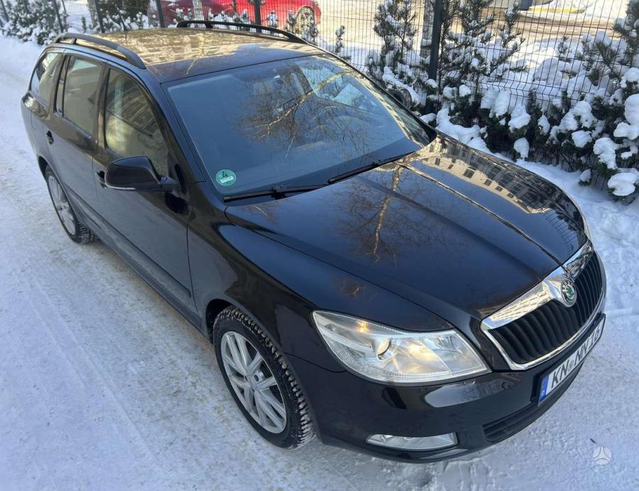 Melns Skoda Octavia 2012 Viļņa, ar dzinēja tilpumu 1.60 L un nobraukumu 223 tūkst. km par 3800 €, foto 2 vietnē AUTOMOTO.COM.LV