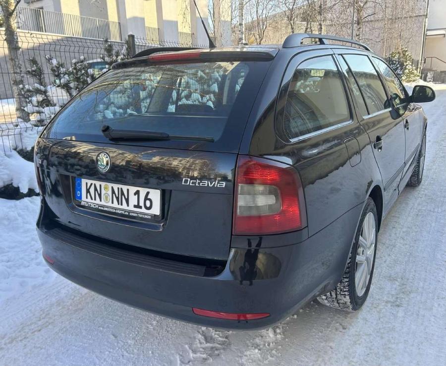 Melns Skoda Octavia 2012 Viļņa, ar dzinēja tilpumu 1.60 L un nobraukumu 223 tūkst. km par 3800 €, foto 4 vietnē AUTOMOTO.COM.LV