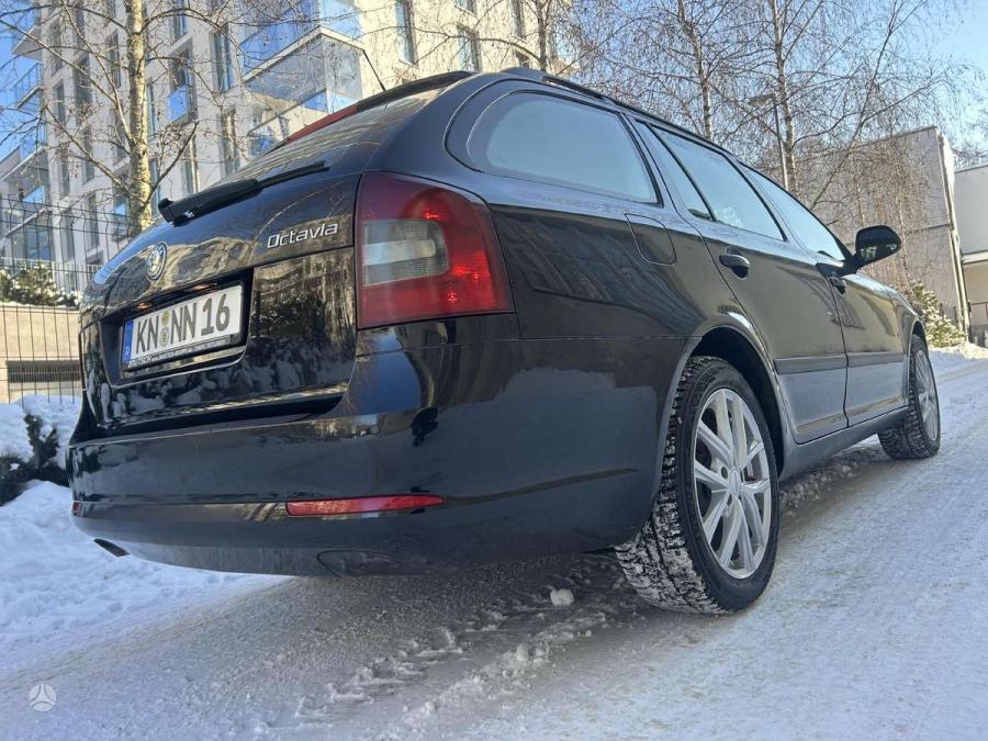 Melns Skoda Octavia 2012 Viļņa, ar dzinēja tilpumu 1.60 L un nobraukumu 223 tūkst. km par 3800 €, foto 6 vietnē AUTOMOTO.COM.LV