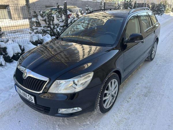 Melns Skoda Octavia 2012 Viļņa, ar dzinēja tilpumu 1.60 L un nobraukumu 223 tūkst. km par 3800 €, foto 9 vietnē AUTOMOTO.COM.LV