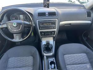 Melns Skoda Octavia 2012 Viļņa, ar dzinēja tilpumu 1.60 L un nobraukumu 223 tūkst. km par 3800 €, foto 21 vietnē AUTOMOTO.COM.LV