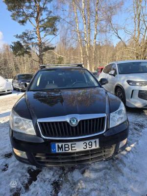 Black Skoda Octavia 2012 in Kaunas, with an engine capacity of 1.60 L and mileage of 240 thousand km for 5800 €, photo 2 on AUTOMOTO.COM.LV