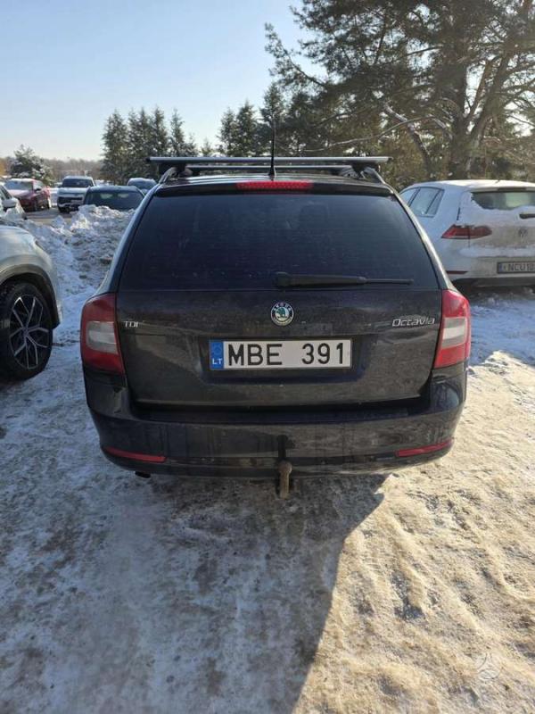 Melns Skoda Octavia 2012 Kauņa, ar dzinēja tilpumu 1.60 L un nobraukumu 240 tūkst. km par 5800 €, foto 3 vietnē AUTOMOTO.COM.LV