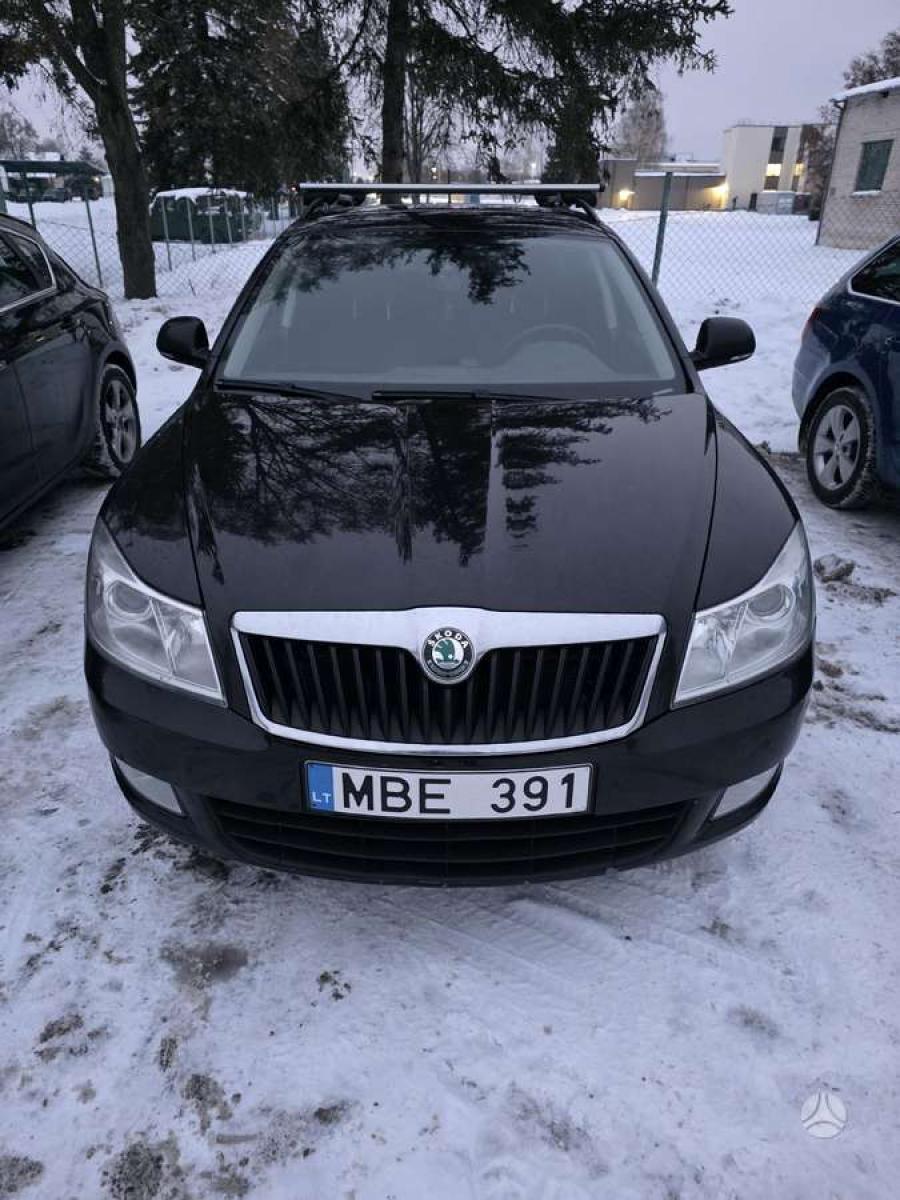 Black Skoda Octavia 2012 in Kaunas, with an engine capacity of 1.60 L and mileage of 240 thousand km for 5800 €, photo 5 on AUTOMOTO.COM.LV