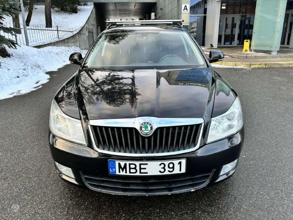 Black Skoda Octavia 2012 in Vilnius, with an engine capacity of 1.60 L and mileage of 272 thousand km for 4200 €, photo 1 on AUTOMOTO.COM.LV