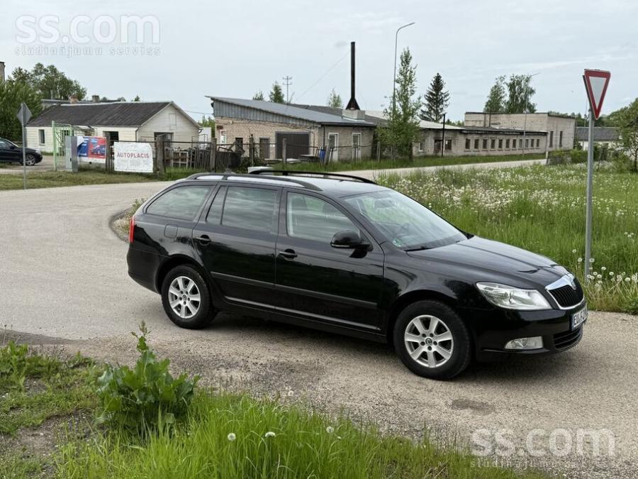 Black Skoda Octavia 2012 in Ludza, with an engine capacity of 1.60 L and mileage of 0 thousand km for 4650 €, photo 5 on AUTOMOTO.COM.LV