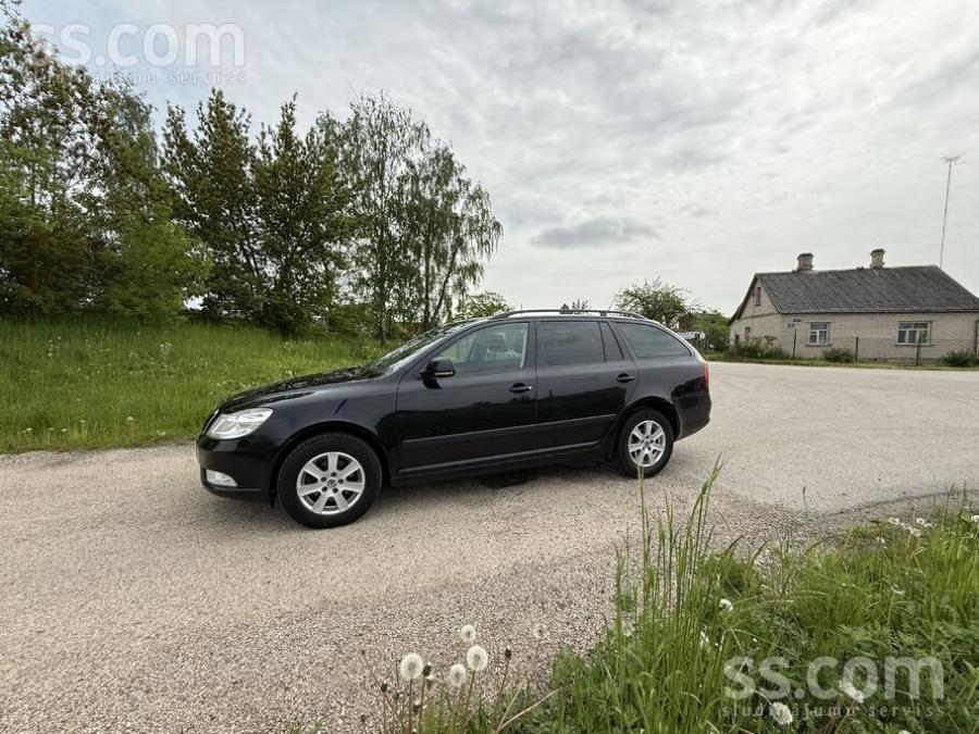 Black Skoda Octavia 2012 in Ludza, with an engine capacity of 1.60 L and mileage of 0 thousand km for 4650 €, photo 6 on AUTOMOTO.COM.LV