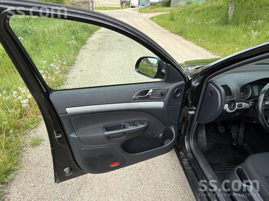 Black Skoda Octavia 2012 in Ludza, with an engine capacity of 1.60 L and mileage of 0 thousand km for 4650 €, photo 10 on AUTOMOTO.COM.LV
