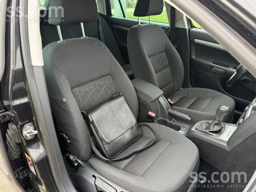 Black Skoda Octavia 2012 in Ludza, with an engine capacity of 1.60 L and mileage of 0 thousand km for 4650 €, photo 17 on AUTOMOTO.COM.LV