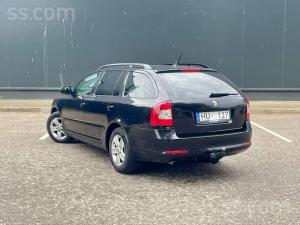 Black Skoda Octavia 2012 in Riga, with an engine capacity of 1.60 L and mileage of 310 thousand km for 2650 €, photo 5 on AUTOMOTO.COM.LV