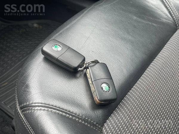 Black Skoda Octavia 2012 in Riga, with an engine capacity of 1.60 L and mileage of 310 thousand km for 2650 €, photo 8 on AUTOMOTO.COM.LV