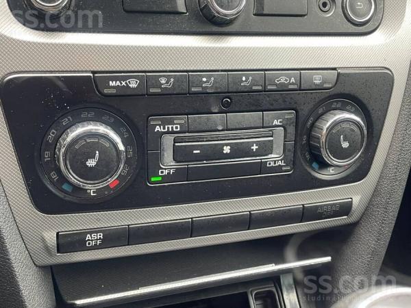 Black Skoda Octavia 2012 in Riga, with an engine capacity of 1.60 L and mileage of 310 thousand km for 2650 €, photo 9 on AUTOMOTO.COM.LV