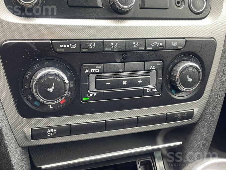Black Skoda Octavia 2012 in Riga, with an engine capacity of 1.60 L and mileage of 310 thousand km for 2650 €, photo 10 on AUTOMOTO.COM.LV