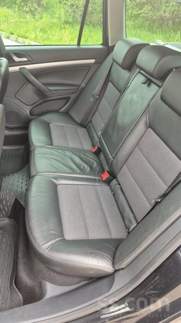 Black Skoda Octavia 2012 in Talsi, with an engine capacity of 2.00 L and mileage of 309 thousand km for 4200 €, photo 6 on AUTOMOTO.COM.LV