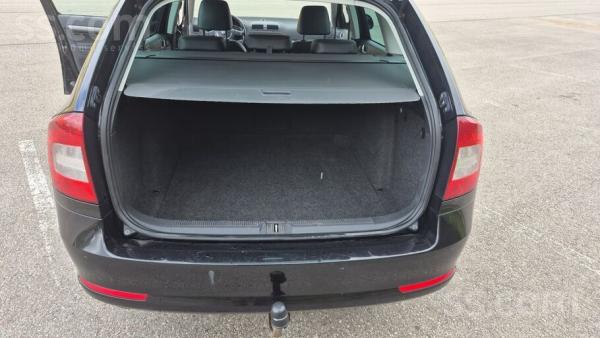 Black Skoda Octavia 2012 in Talsi, with an engine capacity of 2.00 L and mileage of 309 thousand km for 4200 €, photo 9 on AUTOMOTO.COM.LV