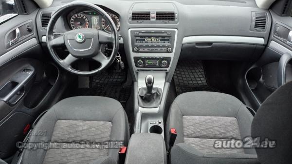 Melns Skoda Octavia 2012 Tallina, ar dzinēja tilpumu 2.00 L un nobraukumu 0 tūkst. km par 3600 €, foto 5 vietnē AUTOMOTO.COM.LV
