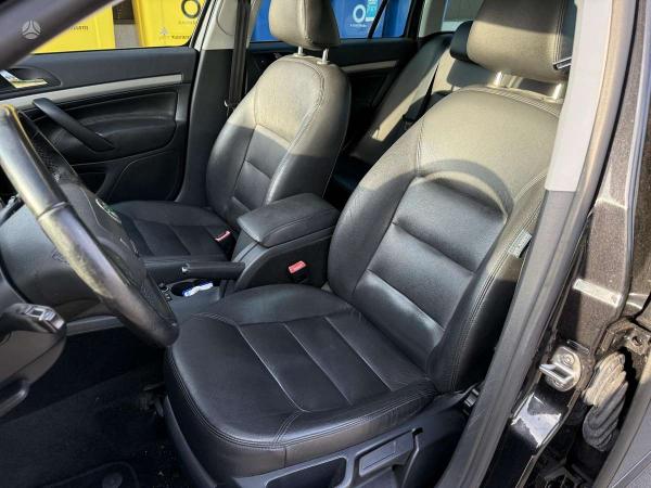 Black Skoda Octavia 2012 in Kaunas, with an engine capacity of 1.97 L and mileage of 231 thousand km for 4500 €, photo 2 on AUTOMOTO.COM.LV