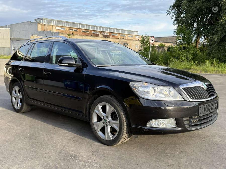 Черный Шкода Октавия 2012 в Каунас, объемом двигателя 1.97 л и пробегом 231 тыс. км за 4500 €, фото 11 на AUTOMOTO.COM.LV