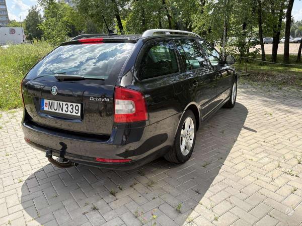 Черный Шкода Октавия 2012 в Каунас, объемом двигателя 1.60 л и пробегом 382 тыс. км за 4350 €, фото 3 на AUTOMOTO.COM.LV