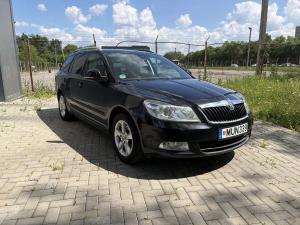Black Skoda Octavia 2012 in Kaunas, with an engine capacity of 1.60 L and mileage of 382 thousand km for 4350 €, photo 5 on AUTOMOTO.COM.LV